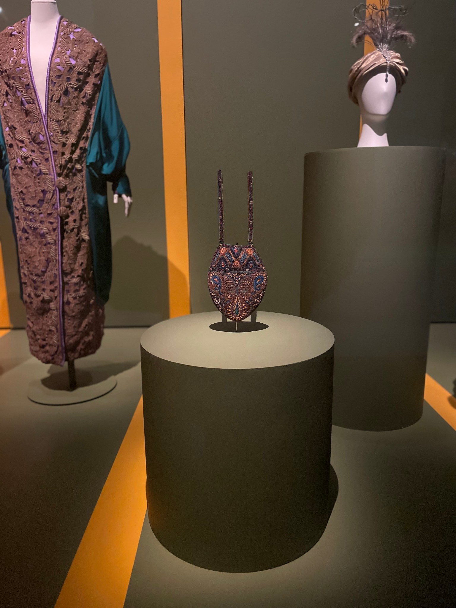 Paul Poiret x Musée des Arts décoratifs (DE/EN) – FABILEUX
